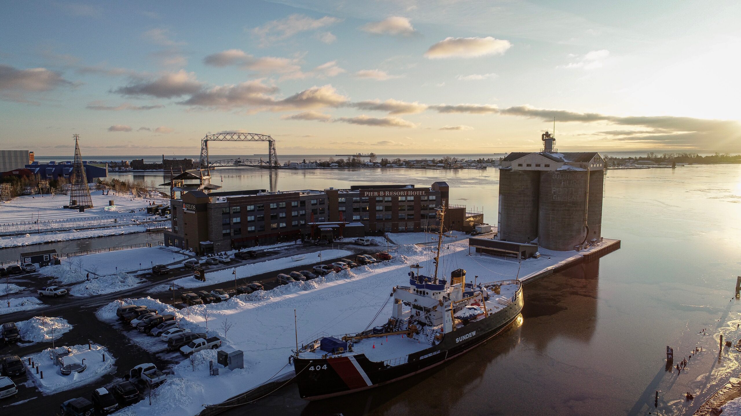 Resorts in Duluth MN - Stay at the Award Winning Pier B Resort Hotel