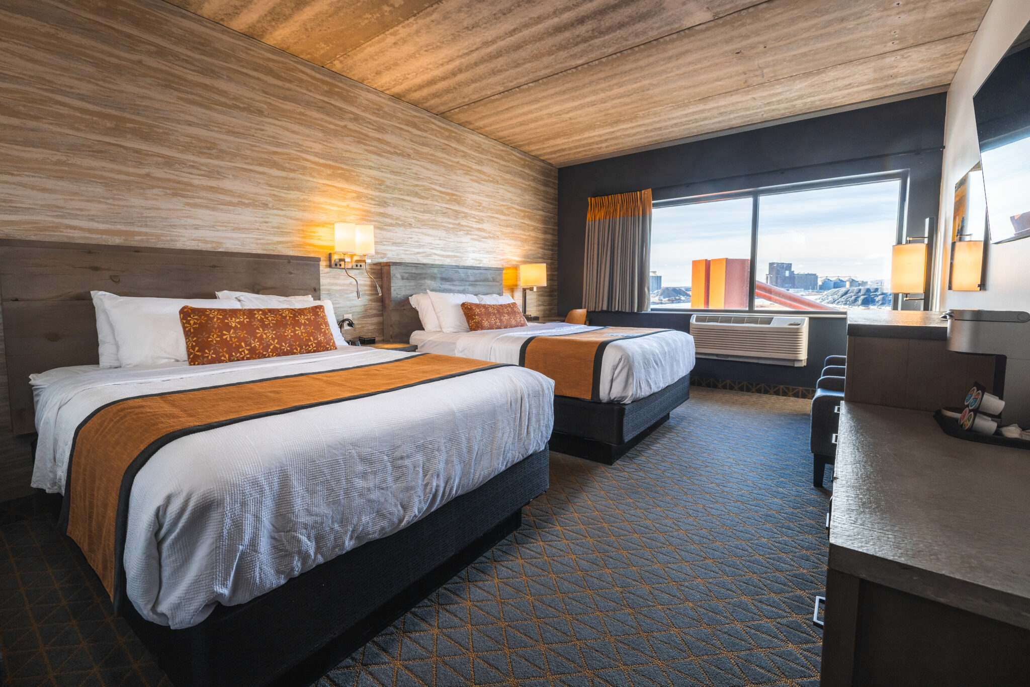 Lodging Duluth MN - Stay at the Award Winning Pier B Resort