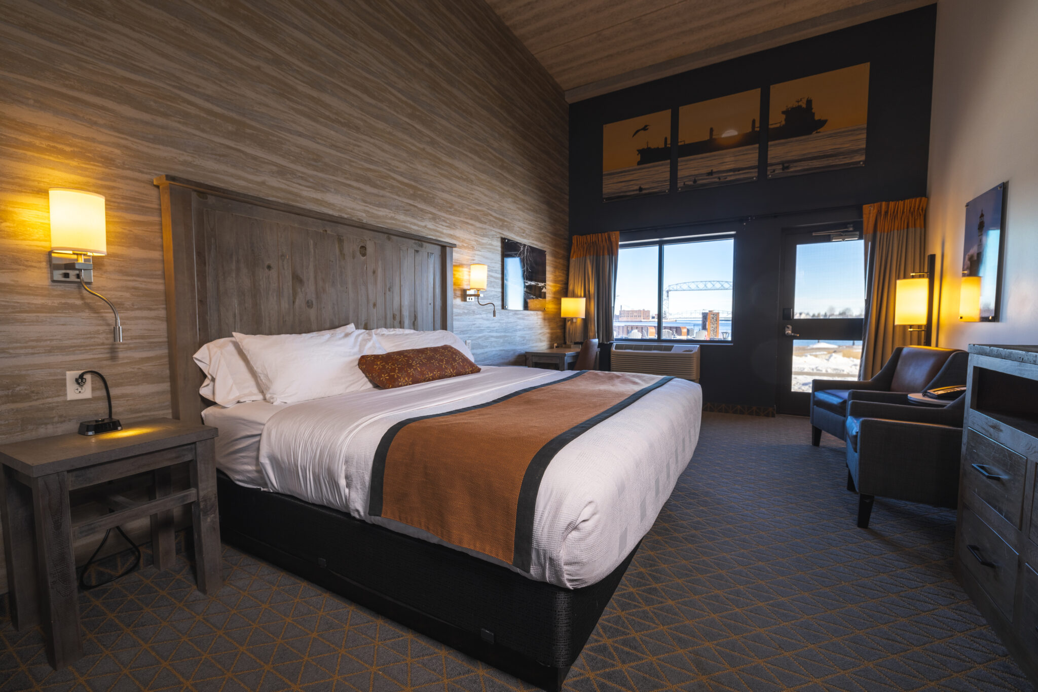 Lodging Duluth MN - Stay at the Award Winning Pier B Resort